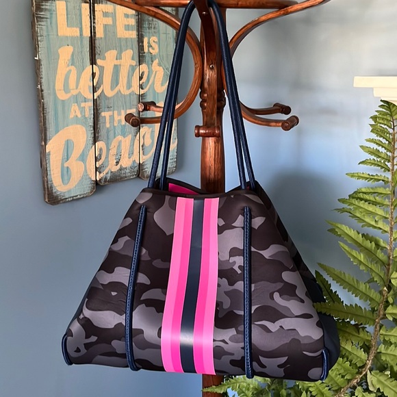 HAUTE SHORE | Bags | Haute Shore Greyson Epic Neoprene Tote Wmatching ...